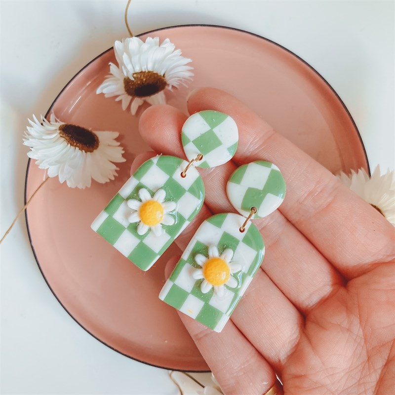 Green Check With Daisy Dangles by boadellacreations - Small Market